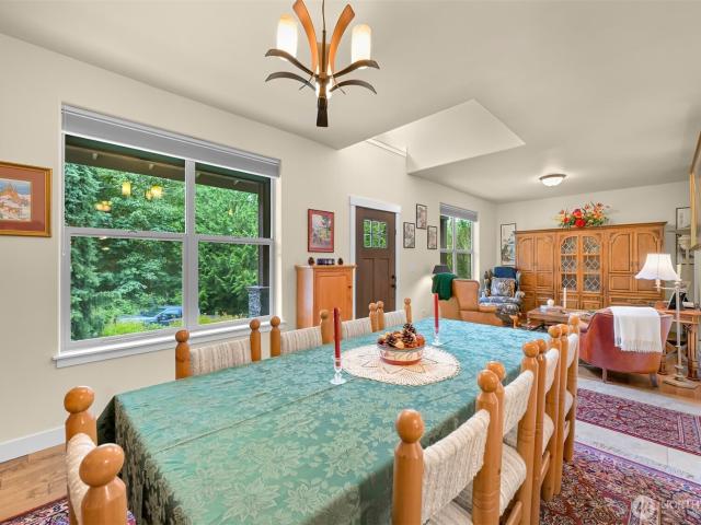 1216 Creekwood Lane