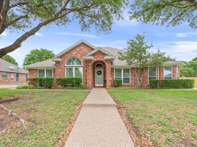1216 Darbyton Dr, Hewitt, TX 76643
