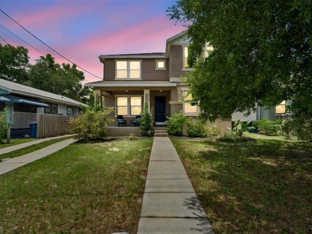 1216 E Giddens Ave, Tampa, FL 33603