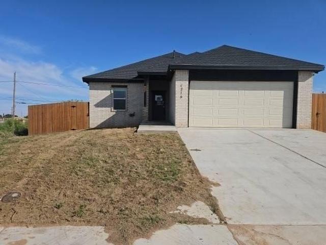 1216 E Pine Ave, Midland, TX 79705