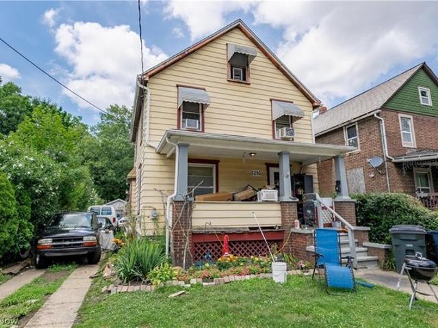 1216 Girard St, Akron, OH 44301