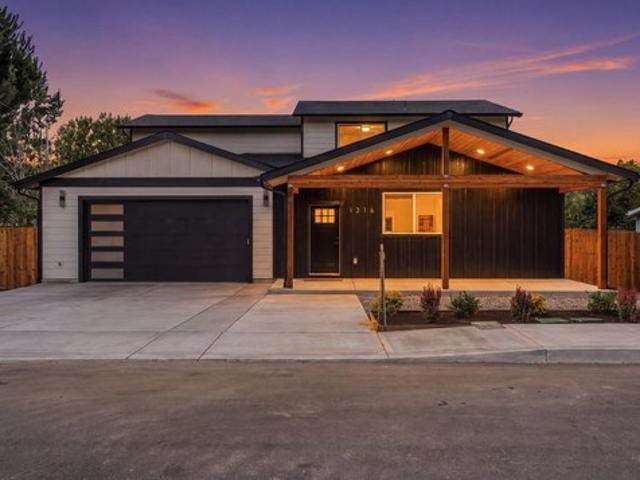 1216 Goucher St, Amity, OR 97101