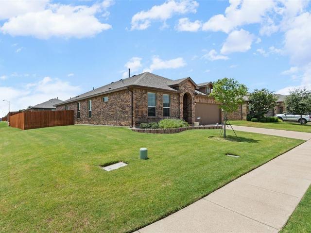 1216 Larkspur Lane