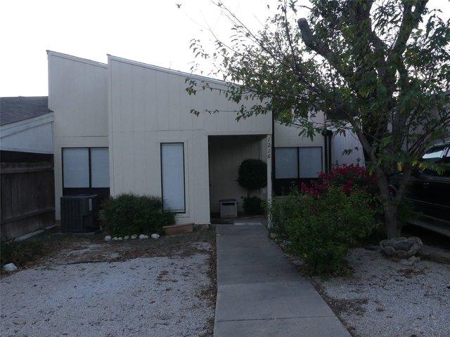 1216 Runaway Bay Dr, Runaway Bay, TX 76426