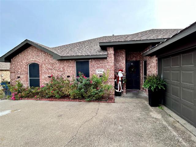1216 Rio Vista Dr, DeSoto, TX 75115 | MLS #21135 | Compass