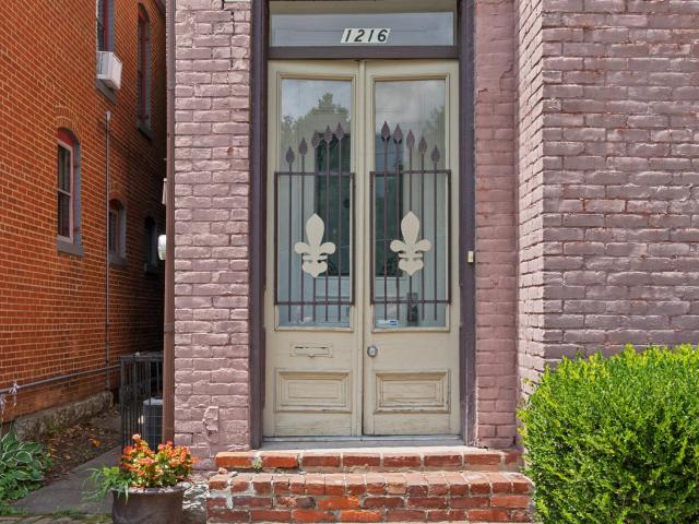 1216 S Floyd St