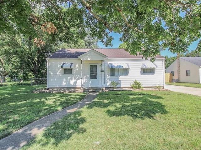 1216 S Lawn Dr, Mattoon, IL 61938