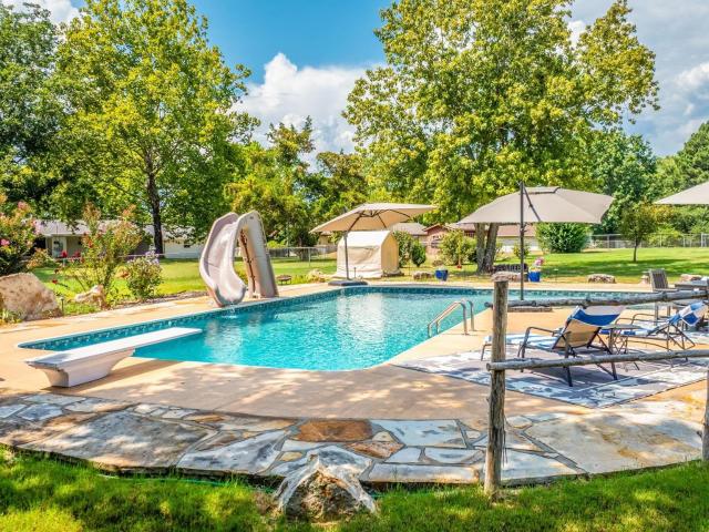 1216 Scenic Place