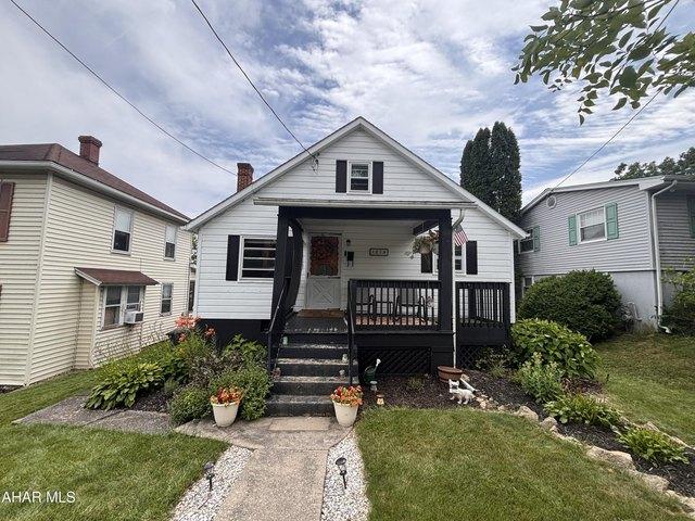 1216 Spruce St, Hollidaysburg, PA 16648