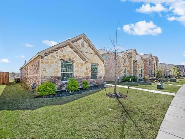 1216 W Yarrow Ave, Justin, TX 76247 | MLS #21209 | Compass