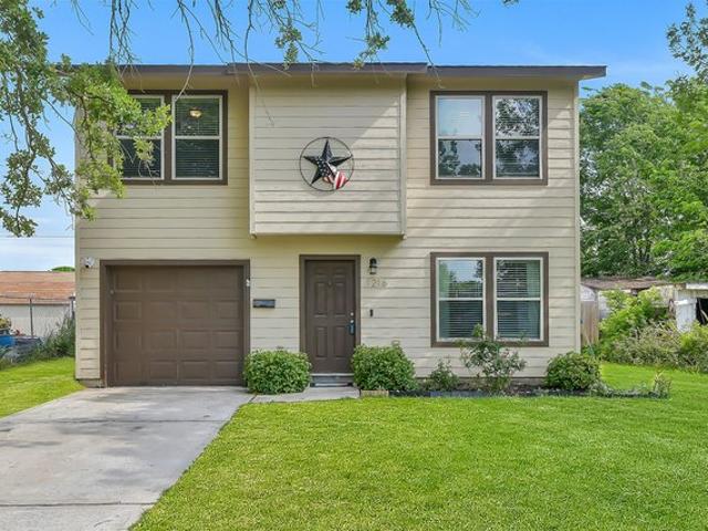 1216 8th Ave N, Texas City, TX 77590