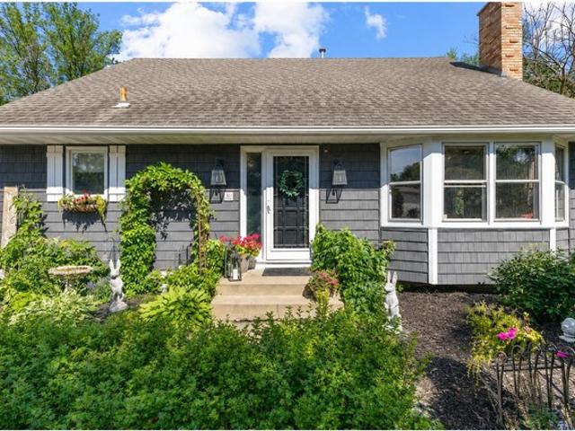 1216 8th Ln, Anoka, MN 55303