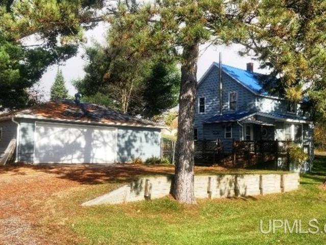 1217 N River Ave, Iron River, MI 49935