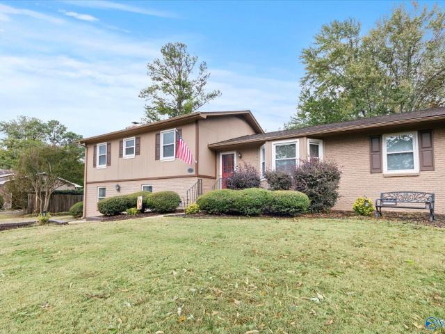 1217 Briar Hollow Trail