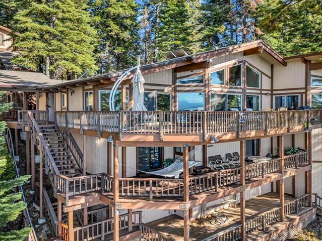 1217 Driftwood Cove Rd, Lake Almanor, CA 96137
