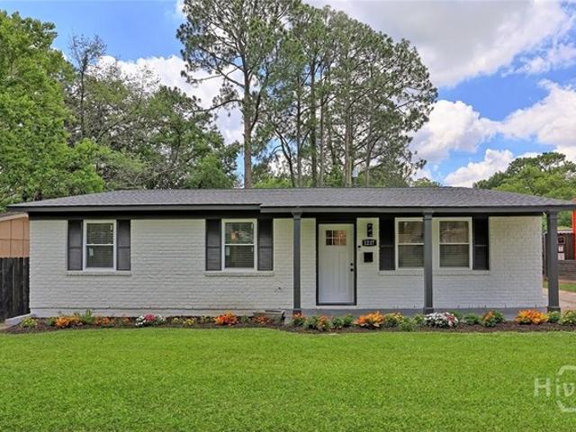 1217 E 34th St, Savannah, GA 31404