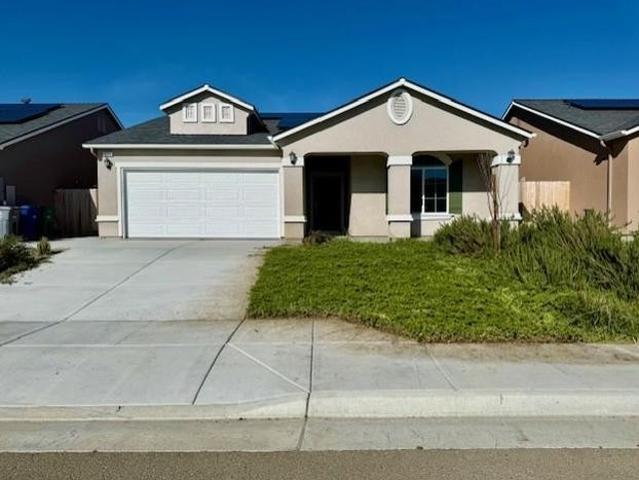 1217 E Orange St, Avenal, CA 93204