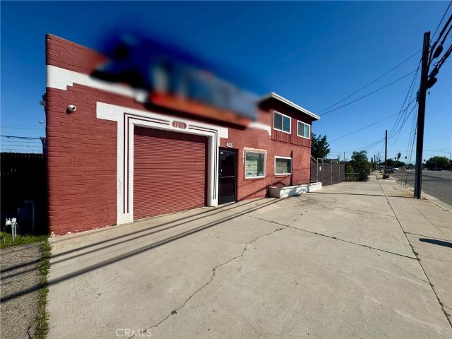 1217 E Yosemite
