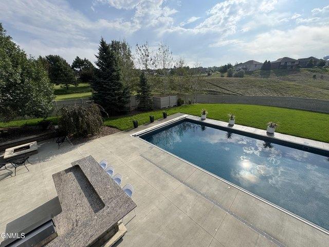 1217 Eagle Crest Loop, Bismarck, ND 58503