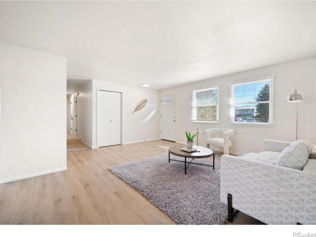 1217 Hunter Court