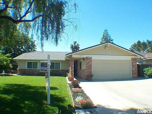 1217 Lillian Dr, Modesto, CA 95355