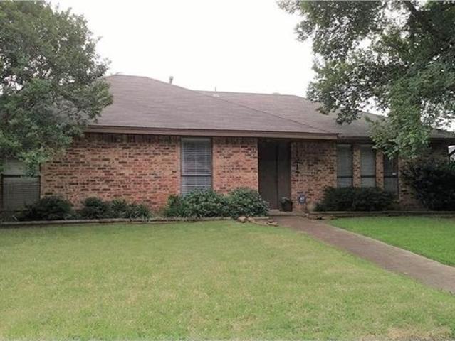 1217 River Oaks Dr, Flower Mound, TX 75028