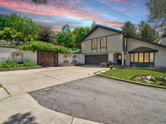 1217 S 200 E, Farmington, UT 84025