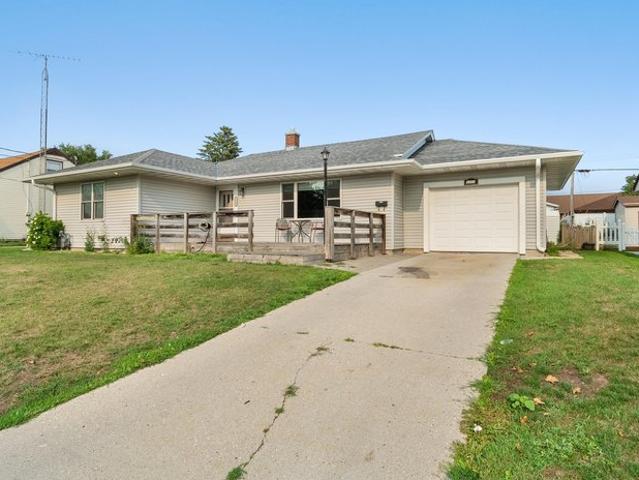 1217 S 25th St, Manitowoc, WI 54220