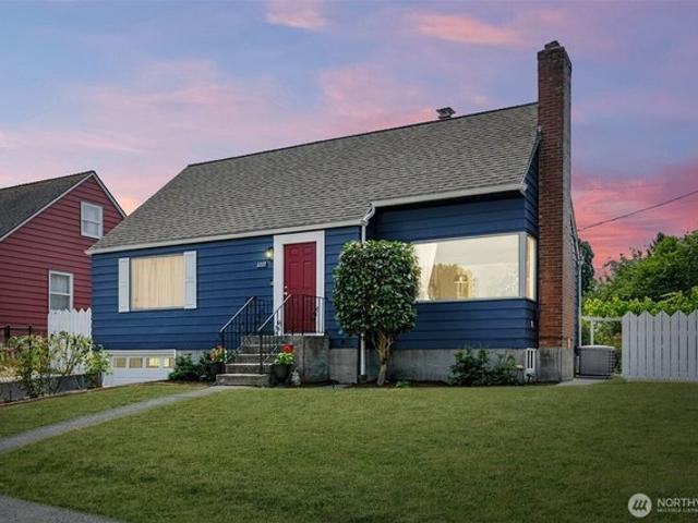 1217 S Charlestown St, Seattle, WA 98108