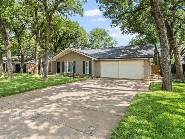1217 W Redbud Drive