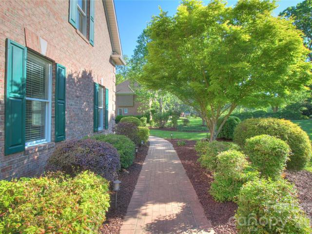 1217 Weddington Hills Drive