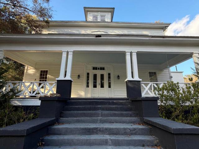 1217 Wichman Street