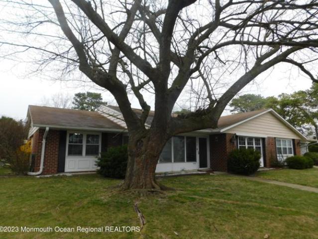 1217A Shetland Dr, Lakewood, NJ 08701