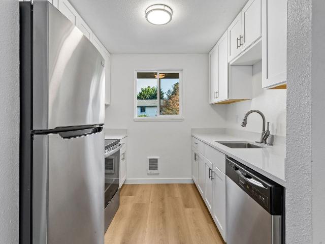 12180SW Calico 2 Bedroom Apartment for Rent at 12180 Sw Calico Ct, Beaverton, OR 97008 Greenway