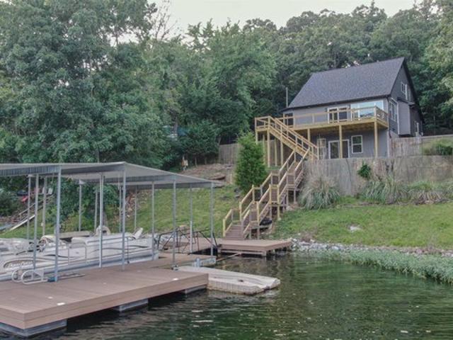 12185 Pebble Point Rd, Marion, IL 62959