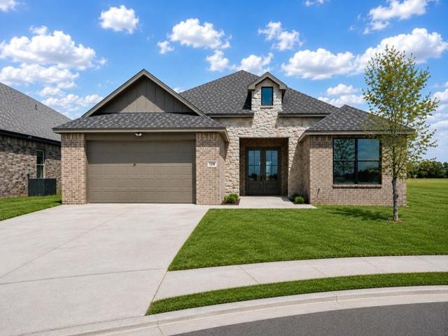 1218 N 6th St, Wolfforth, TX 79382