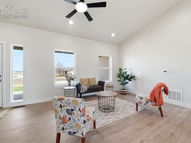 1218 N Challenger Place