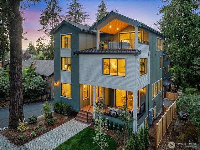 1218 NE 103rd St, Seattle, WA 98125