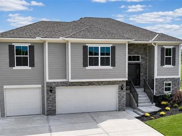 1218 NE 122nd St, Kansas City, MO 64165