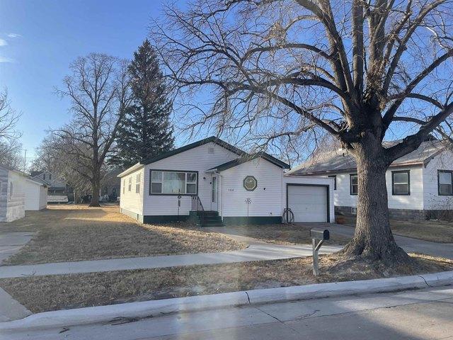 1218 Avenue G, Gothenburg, NE 69138