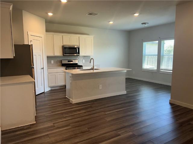1218 Amistad Loop