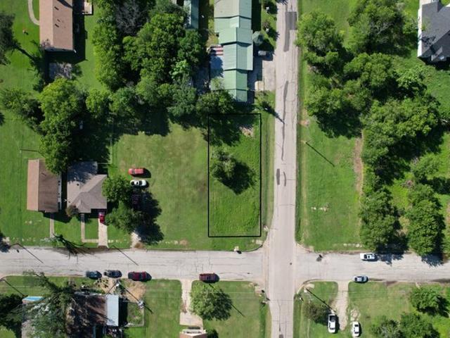 1218 E 12th Ave, Corsicana, TX 75110