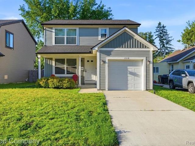 1218 E Bernhard Ave, Hazel Park, MI 48030