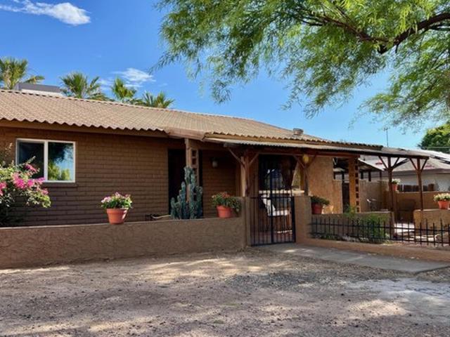 1218 E Shangri La Rd, Phoenix, AZ 85020