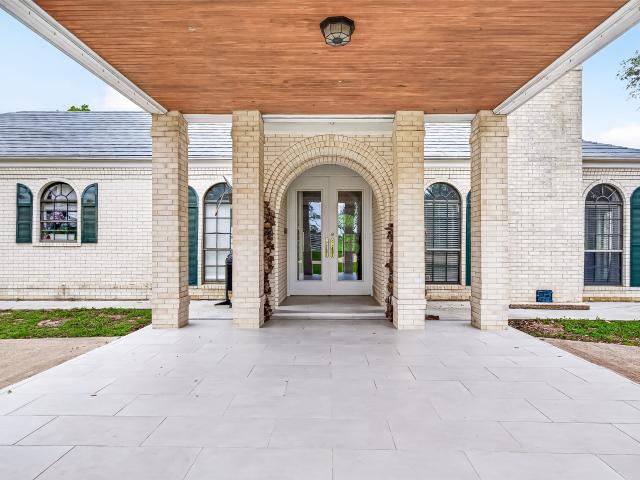 1218 Forest Oak Drive
