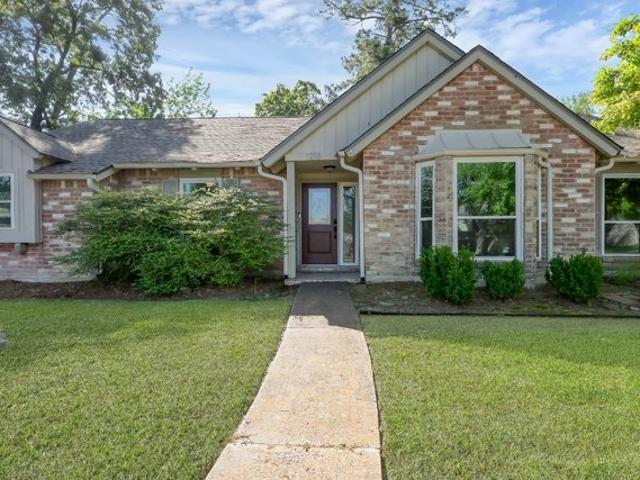 1218 Glouchester Ln, Houston, TX 77073