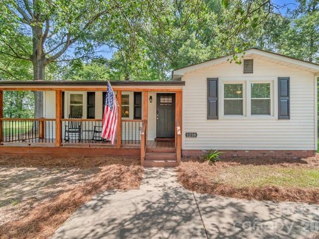 1218 Hammond Carnes Rd, Lancaster, SC 29720