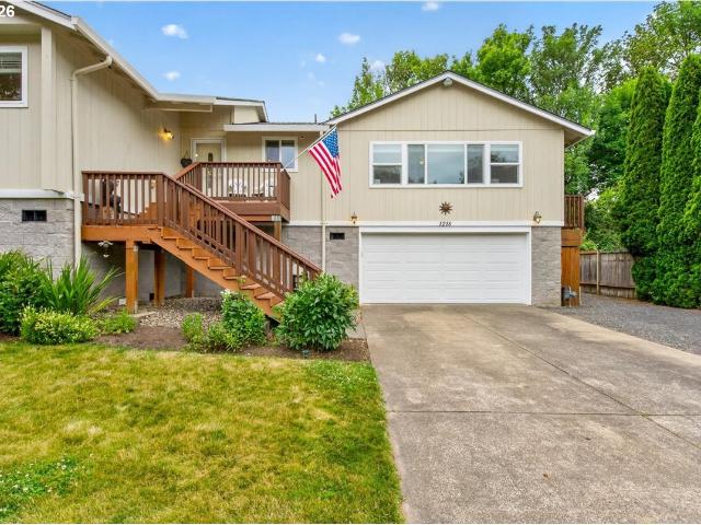 1218 Heather LN