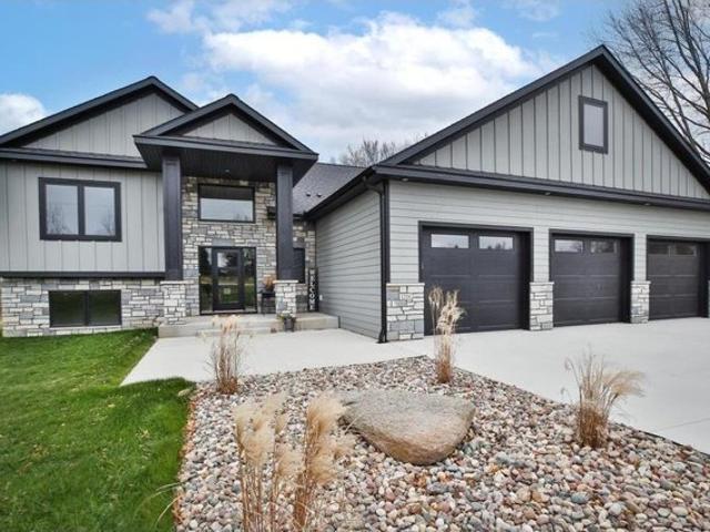 1218 Highway Street St NW, Dodge Center, MN 55927