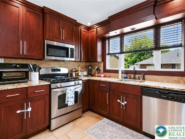 1218 Howertown Road